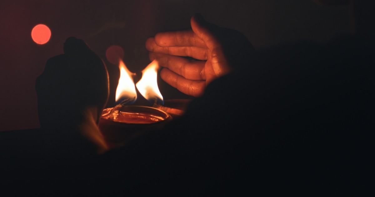 4 must-listen points on bursting crackers on Diwali